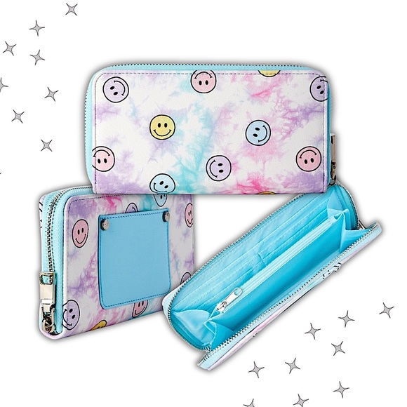 No Boundaries | Bags | Wallet New No Boundaries Juniors Smiley Face Zip ...